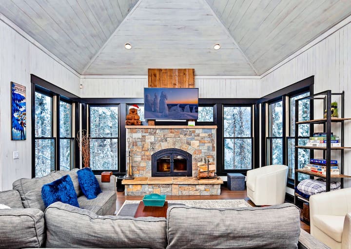 Luxury Ski In / Ski Out | Hot Tub | Sleeps 10 - Whitefish, MT