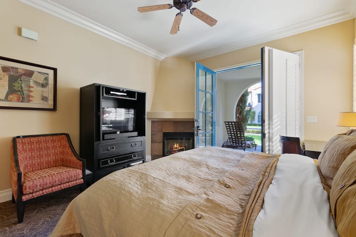 Premium Villa On Paseo (L12) - Rancho Mirage, CA