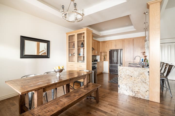 Rooftop Deck! Walk To Town+fun Trails & Fire Pit - Bend, OR