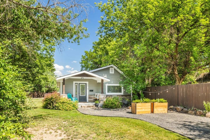 Midtown Bungalow, 3 Blocks To Shops & Dining! - Coeur d'Alene, ID