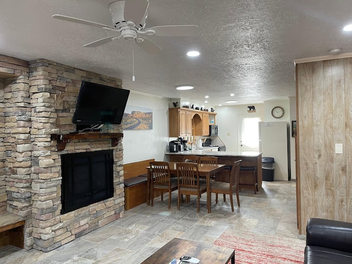 Claim Jumper #19 Townhouse, Sleeps 12,  In Town, - Red River