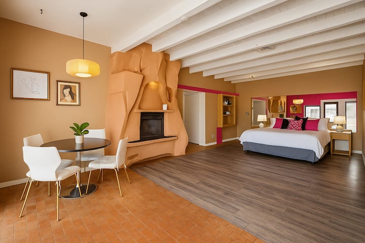 Fenced Yard|dogs Welcome|walk To Unm - Albuquerque, NM