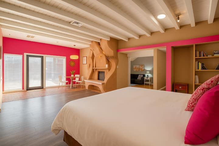Fenced Yard|dogs Welcome|sleeps 4|walk To Unm - Albuquerque