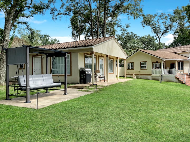 The Lakehouse - Pool & Lakefront! - Pensacola, FL