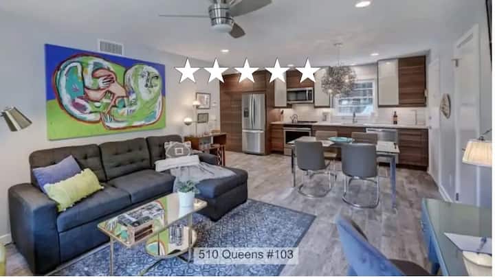 Modern King Suite · Ground-floor · Myers Park - Charlotte, NC