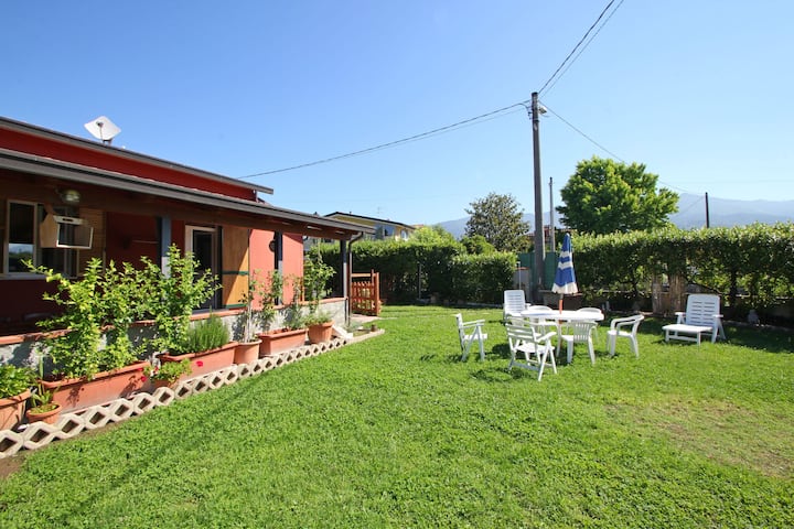 Utopia - Casa A 1,4km Dal Mare Con Giardino, Wifi, 5 Persone. - Massa