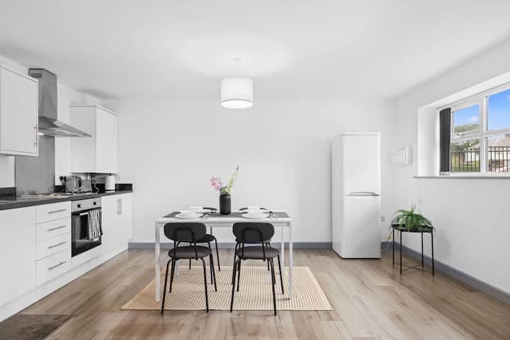 Cozy 2-bedroom Home | 10 Mins To Leeds Centre - Leeds