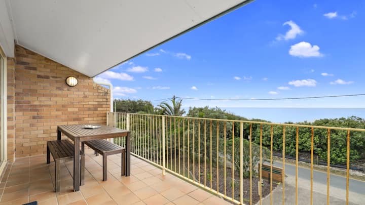 Top Floor Beachfront Apartment - Bribie Island