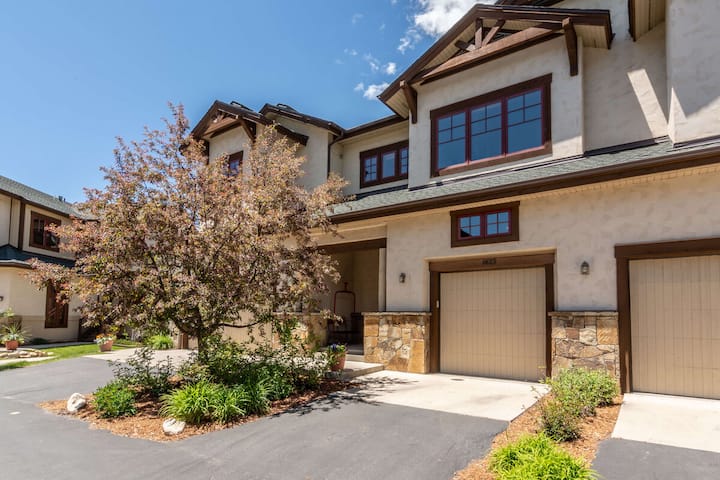 Eagleridge Retreat | Pool & Hot Tubs - Steamboat Springs, CO