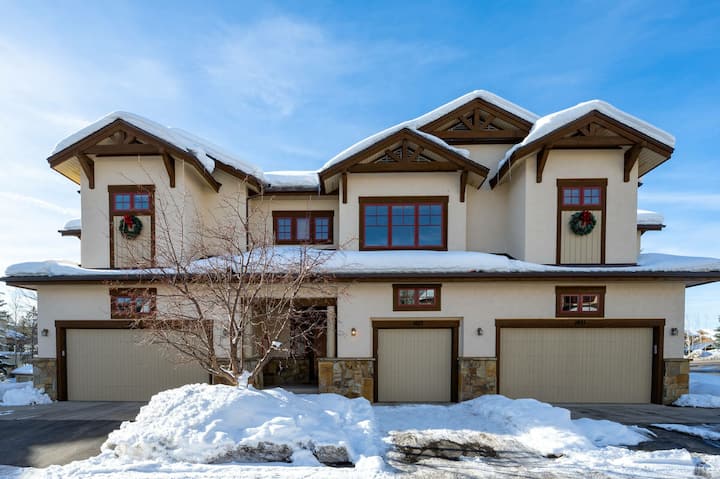 Eagleridge Retreat | Pool, Hot Tubs, Fitness Center, Fire Pit & More | Walk To Ski Slopes - Steamboat Springs