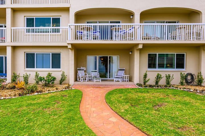 C210 Perfect Ocean View Condo Just Off Flagler Ave! - New Smyrna Beach, FL