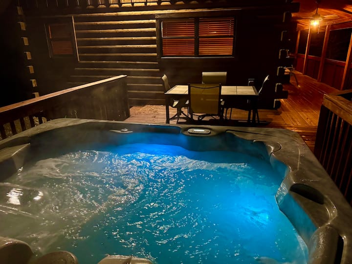 Whispering Pines Cabin W/hottub, Trail & Cave - Eureka Springs, AR