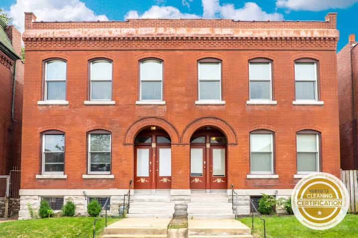 Modern 6br/6ba Dual Family Townhome / Abodebucks - Saint-Louis, MO