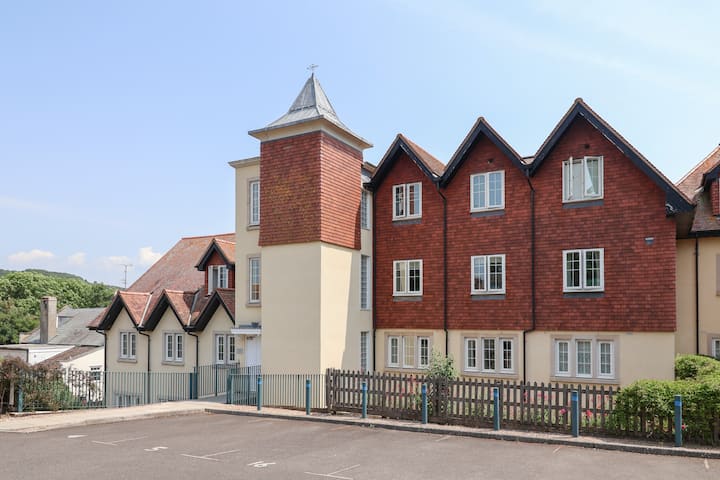 5 Buckfields - Charmouth