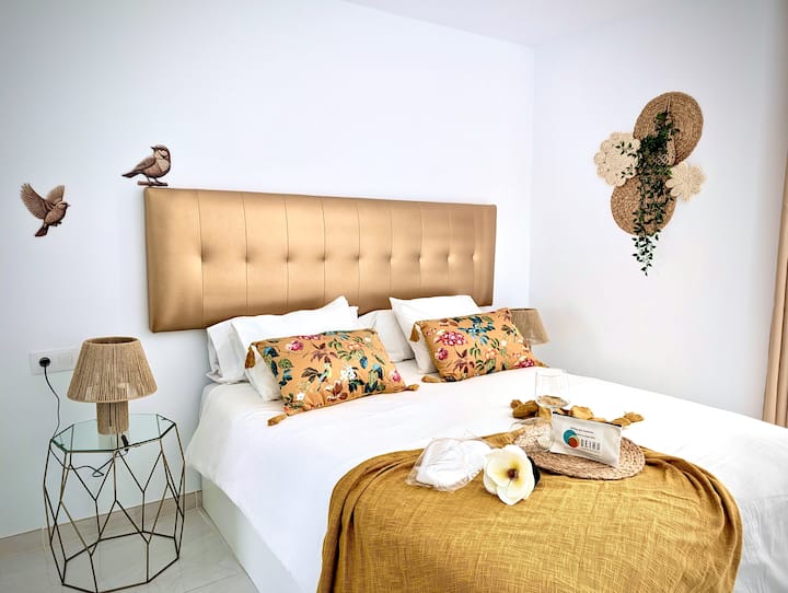 Vues De Luxe Sur La Mer De Bahia · By Deihu Experi - Tenerife