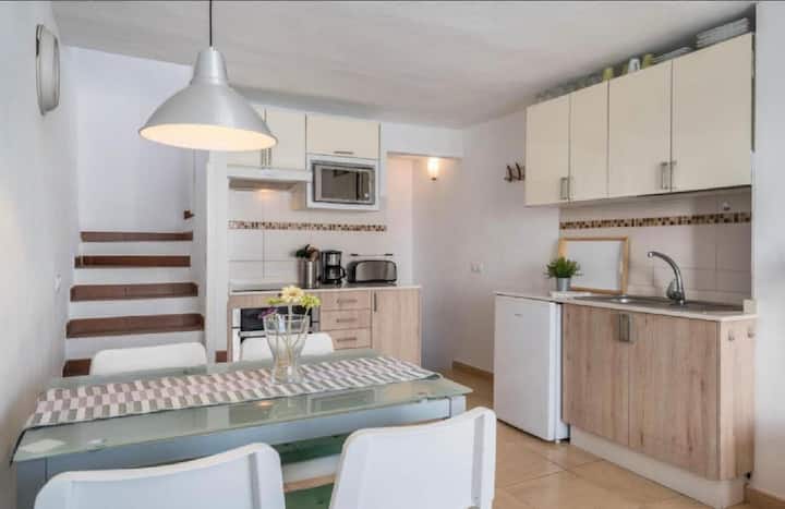 Encantadora "Casa El Varadero" Cerca De La Playa, Con Vista Al Mar, Wi-fi, Balcón Y Terraza - La Graciosa