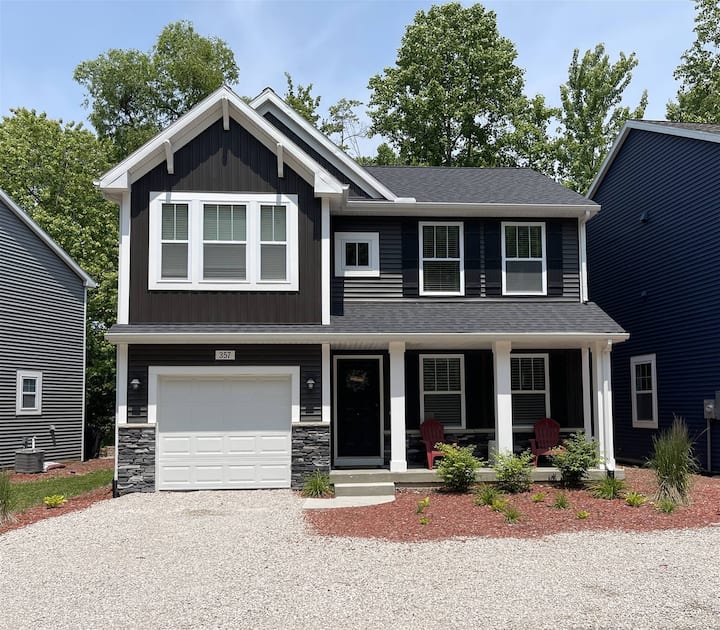 Harbor Hideaway Cottage - South Haven, MI