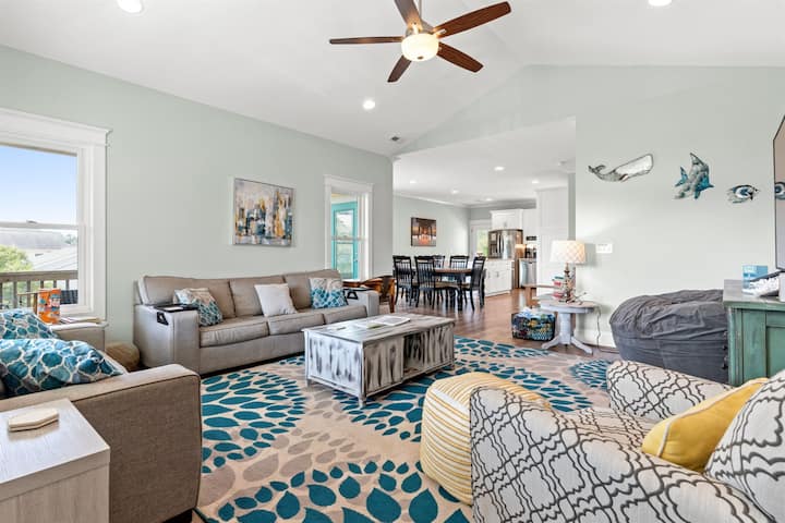 Sunshine Corner In-law Suite, Bikes, Firepit, Walk - Oak Island, NC