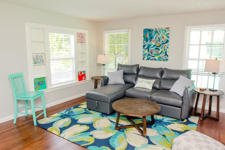 Bishop Arts 1br | Local Art | Walk To Downtown - Dallas
