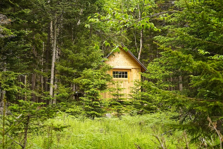 Moss Hut At Deer Isle Hostel And Ecolodge - Stonington, ME