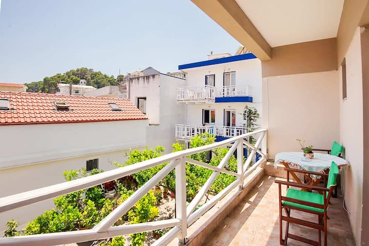 Dina's Flowers - Alonnisos Summer Gem - Alónnisos