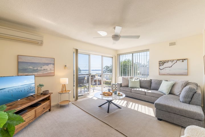 Yarramundi, 4,47 Magnus Street - Air Conditioned - Salamander Bay
