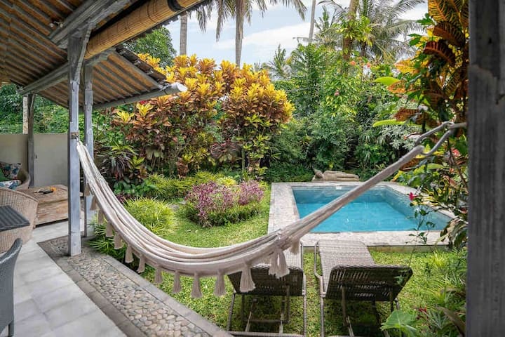 Ubud Oasis | Private Pool, Soaking Tub & Kitchen - Indonesia