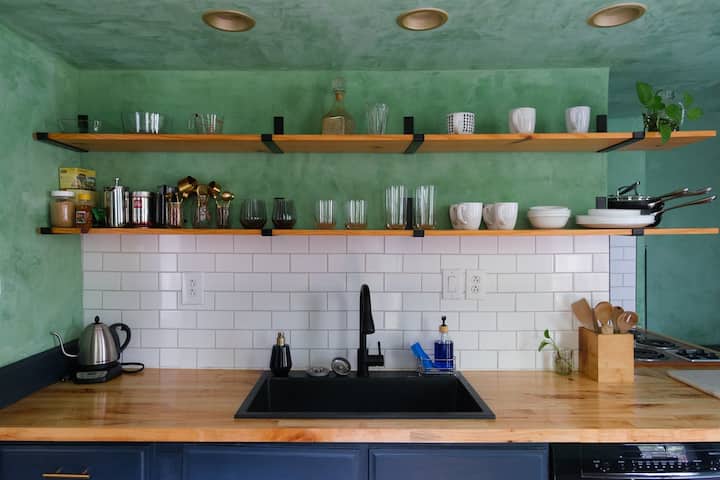 Well-styled · King Bed · Fast Wi-fi · Top Location - Dayton, OH