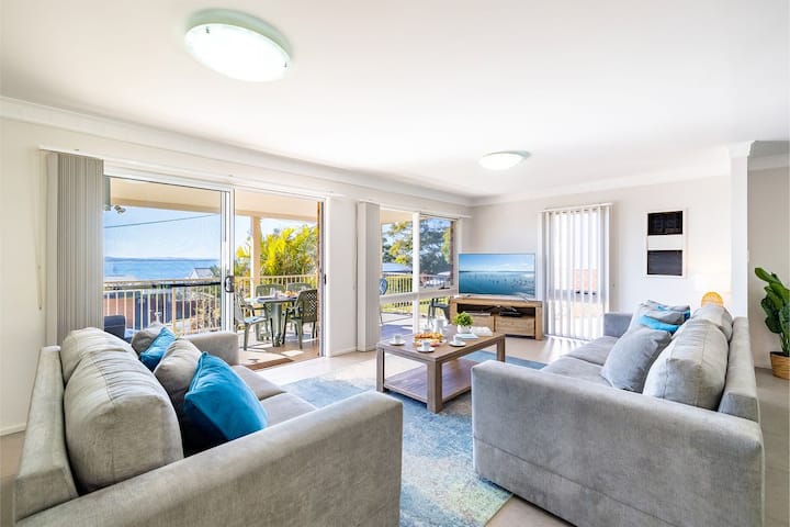 33 Gloucester St - Stunning Views And A Pool - Port Stephens