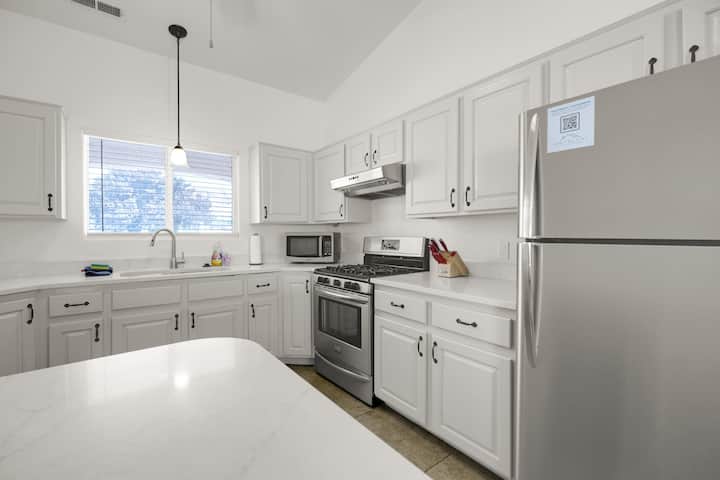 Near Zion • Remodeled 4br • Sleeps 10 • Patio - La Verkin, UT