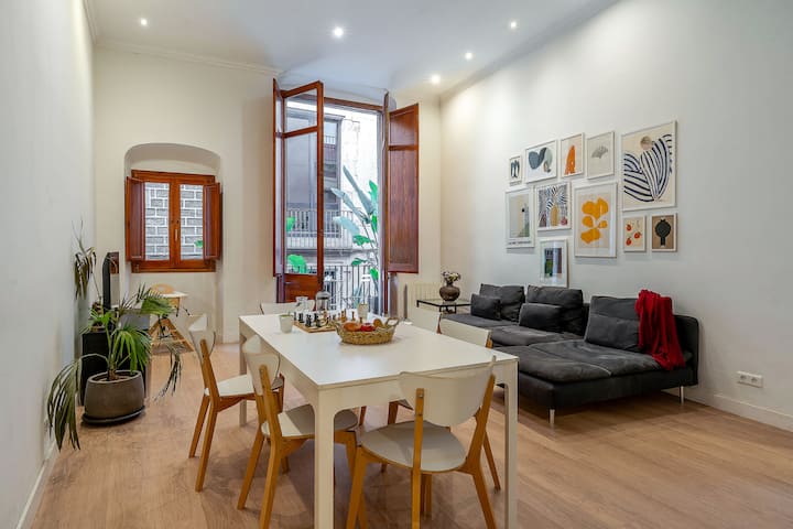 Barcelona Living: Modern Downtown Escape - Barcelona