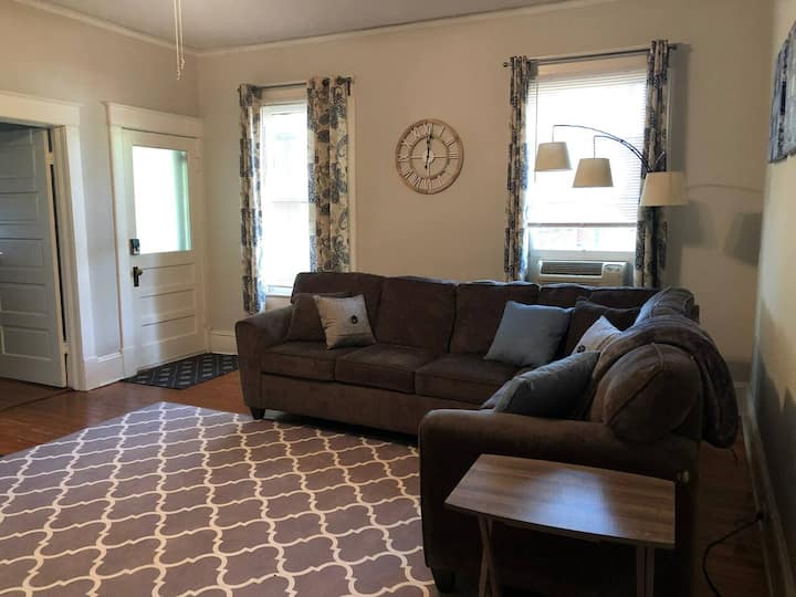 11 Darling Apartment In Rustic Gvl Home - Greenville, SC