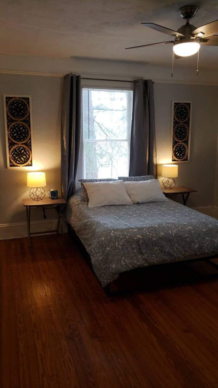 11 Lovely Apartment In Plantation Style Home - Greenville, SC