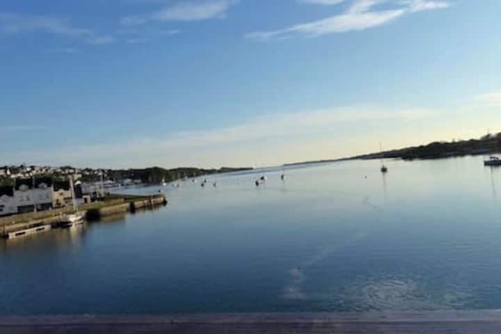 Menai View, An Apartment With Amazing Sea Views. - バンガー