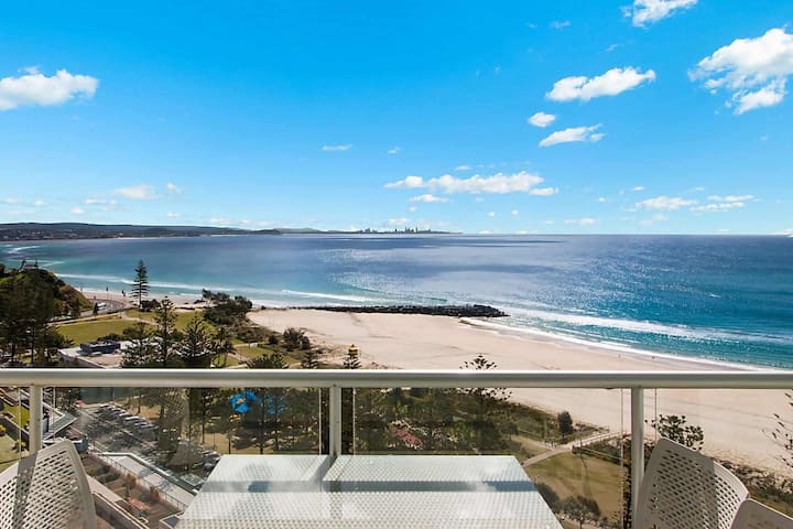 Ocean Plaza 1467 - Coolangatta Beachfront - Min. 3 Night Stays! - Coolangatta