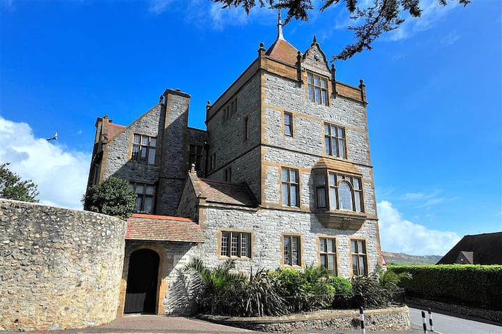 7 Coram Tower, Romantic, Country Holiday Cottage In Lyme Regis - Lyme Regis