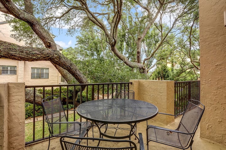 Renovated 3br | Pool | Balcony - American Beach, FL