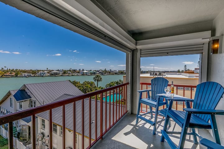 Gulf And Bay Views, Perfect For Family Vacation! - Treasure Island, FL