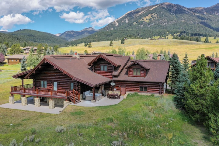 Big Sky Vacation Rentals: Mdw Red Feather Lodge - Big Sky, MT