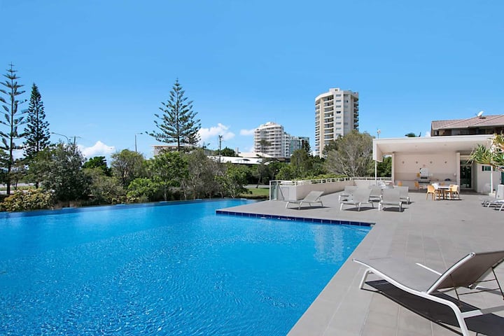 Kirra Surf 508 - Enjoy Kirra Beachfront Luxury - Linen Provided - Min. 3 Night Stays! - Coolangatta