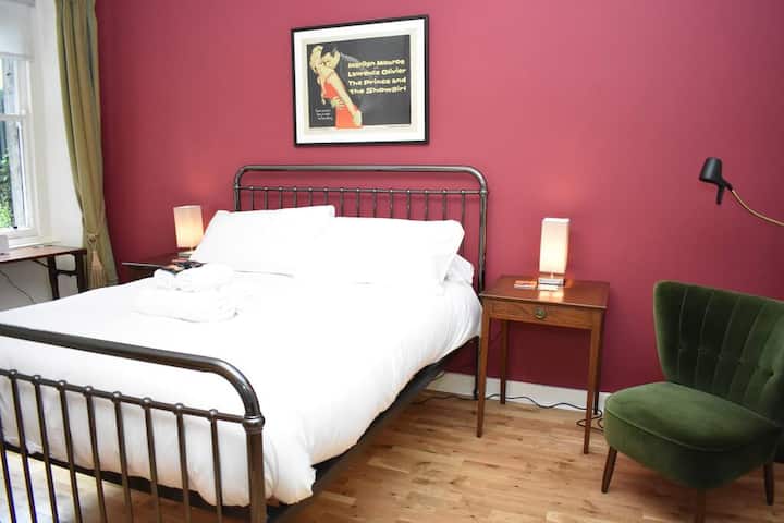 Carlton Street · Charming And Spacious Apartment. - Edinburgh