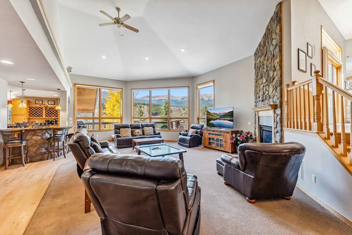 Massive Breckenridge Estate: Game Room & Hot Tub! - Frisco, CO