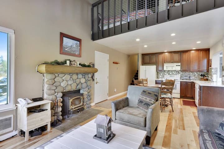 Base Camp Gee - Truckee, CA