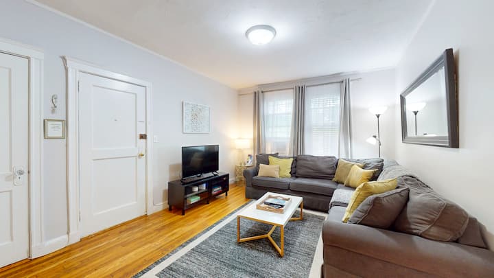 Close To Longwood Medical, Public Transit, Sunny - Brookline, MA
