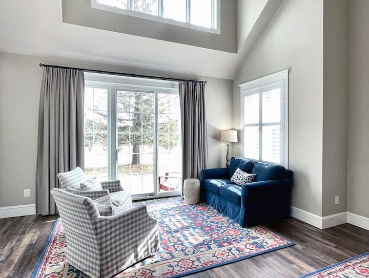 Poconos Luxury Couple's Suite On Private Resort - Pennsylvania