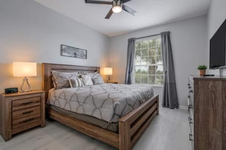 Is1-208 - Lake View Corner Unit - Modern Decor - Ocoee, FL