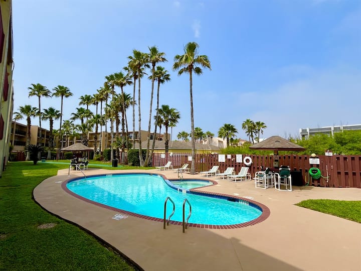 Surfside - Ocean Views, Steps From The Beach! - Texas