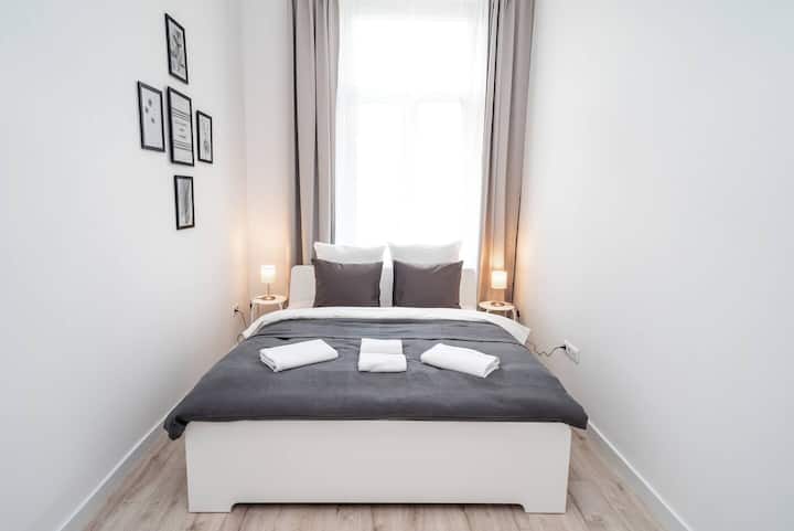 Extra Central, Brand New And Large Ac Apartment - Budapest