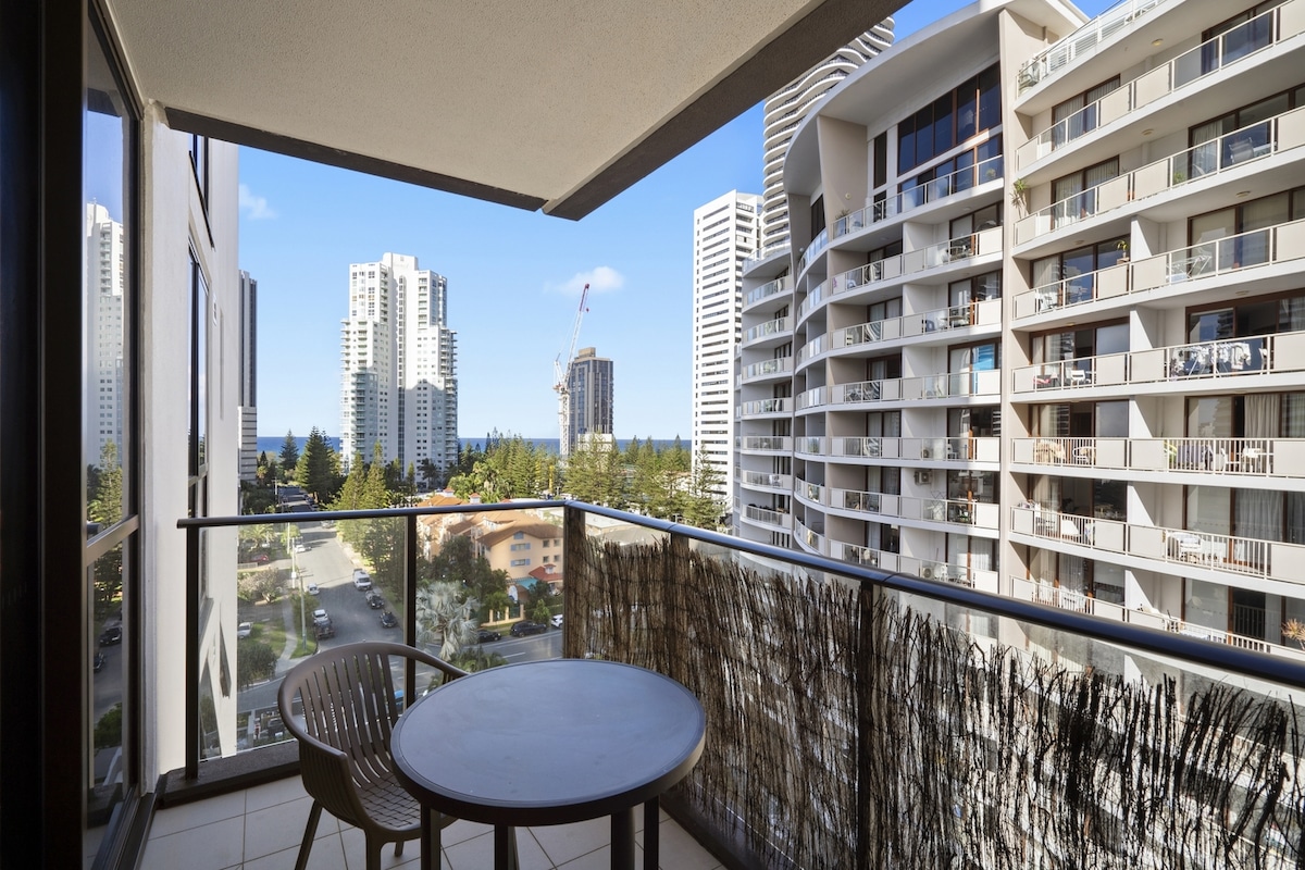 1BR Beachside Luxury in Central Broadbeach #906 - Apartments for Rent ...