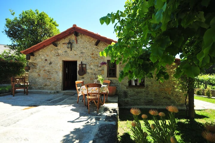 Casa De Santiago Charming Cottage W/ Beautiful Gar - Coura